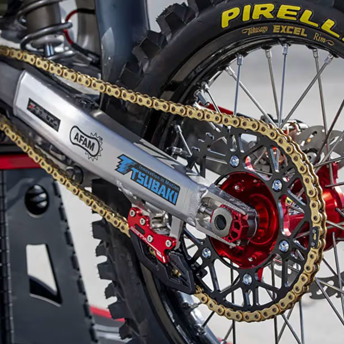 Tsubaki 520 MXC Pro Gold Motorcycle Chain - FREE UK Delivery